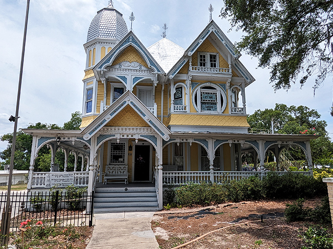 This Victorian masterpiece showcases Mount Dora's architectural heritage. Gingerbread trim and wraparound porches&mdash;they just don't build them like this anymore.
