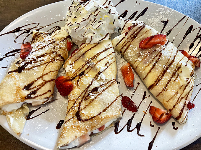These crepes are what would happen if breakfast and dessert had a beautiful baby. Nutella and strawberries: the Fred Astaire and Ginger Rogers of sweet toppings.