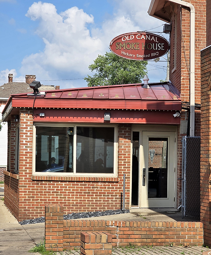 The Old Canal Smoke House proves that in Chillicothe, even barbecue comes with a side of history and hometown pride.