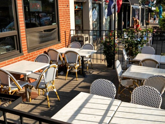 Sidewalk seating for those who want their people-watching with a side of fresh air. In warmer months, these tables become Delaware's most coveted outdoor real estate.