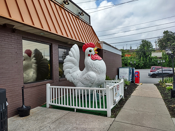 That chicken statue isn't just quirky decor&mdash;it's practically the town mascot. If buildings could have personalities, this one would give you a hug.