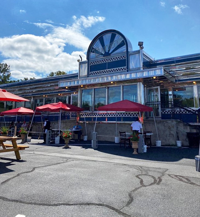 When Connecticut weather cooperates, the outdoor seating area offers fresh air with your fresh coffee&mdash;diner ambiance with a side of vitamin D.