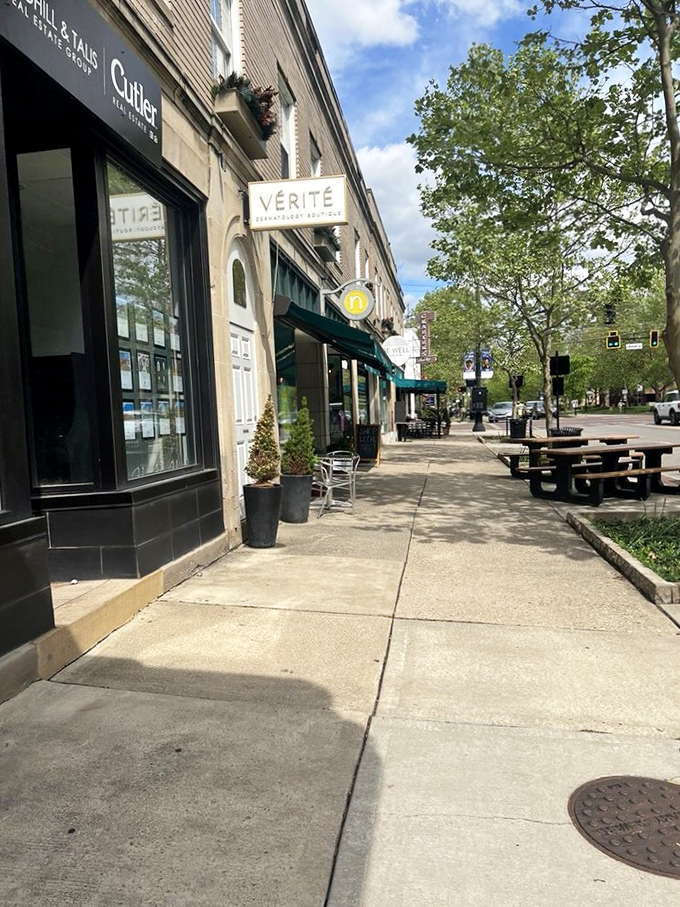 Bexley's charming streetscape provides the perfect setting for sandwich adventures. Those sidewalk tables whisper promises of people-watching with your meatloaf masterpiece.