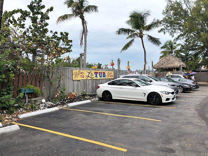 The parking lot might be the only ordinary thing about Le Tub&mdash;but even it has palm trees, a thatched hut, and the promise of extraordinary flavors waiting inside.
