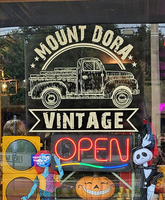 Like a beacon for treasure hunters, this sign promises adventures in antiquing that deliver beyond your wildest expectations.