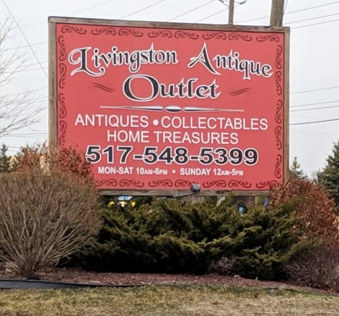 The sign that launched a thousand antiquing adventures &ndash; with hours generous enough to accommodate both early birds and those who prefer a leisurely Sunday browse.
