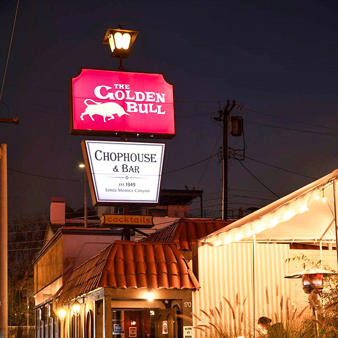 That neon glow has guided hungry Angelenos through Santa Monica nights since 1949, like a lighthouse for the famished.