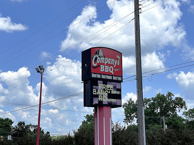 Standing tall against the Ohio sky, this sign is a beacon for the BBQ-obsessed. Like a lighthouse guiding hungry ships to delicious shores.