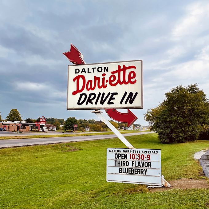The iconic Dalton Dari-ette sign stands as a beacon for hungry travelers, promising blueberry as the third flavor and satisfaction as the guarantee.