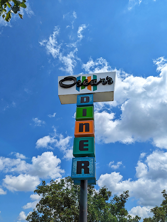 Against the blue Missouri sky, Oscar's colorful sign stands tall&mdash;a mid-century modern promise of deliciousness below.