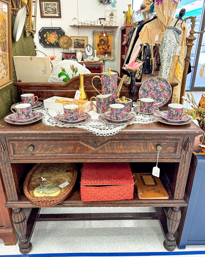 This tea set isn't just waiting for new owners &ndash; it's anticipating its next gathering of friends and the stories they'll share.