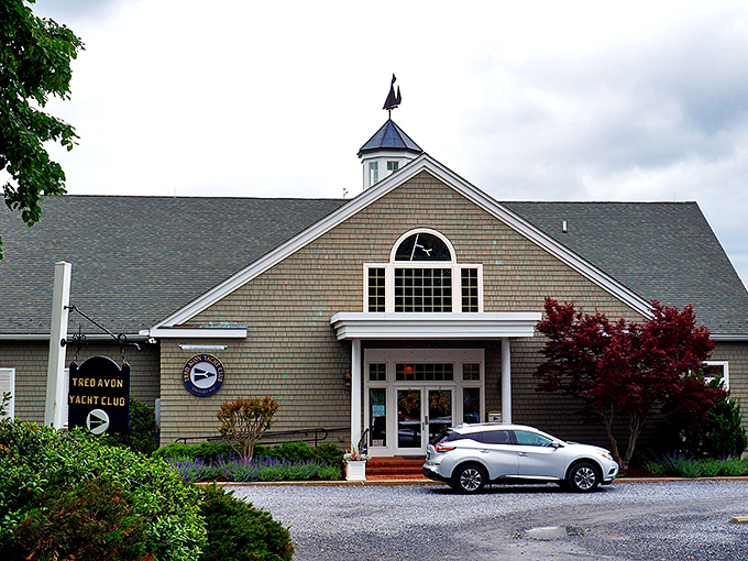 The Tred Avon Yacht Club stands ready to welcome sailors with the kind of understated elegance that says, "We've been doing this since before it was cool."