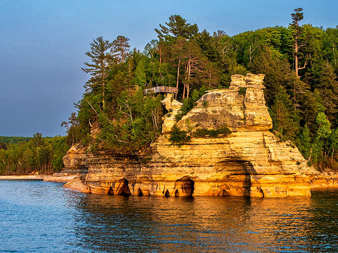 Golden hour bathes these sandstone formations in warm light, turning an already spectacular view into pure magic.