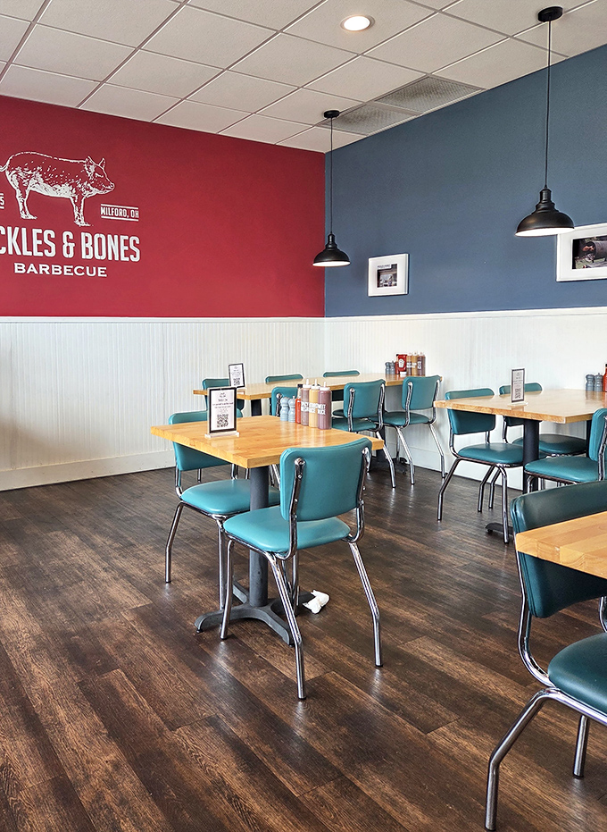 A dining room that says, "We spent our money on the meat, not fancy chairs"&mdash;and that's exactly as it should be.