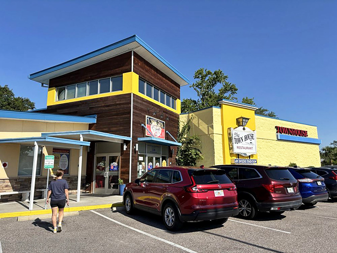 Approaching this cheerful yellow building feels like walking toward the promise of a better day&mdash;one that definitely includes excellent biscuits and gravy.