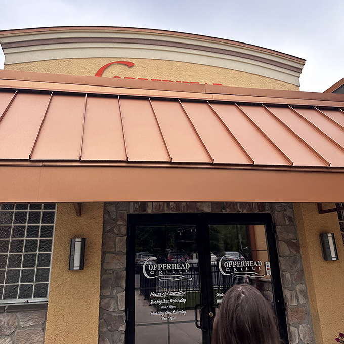 That entrance beckons like a friend with good news &ndash; "Come in," it says, "there are crab cakes and cold drinks waiting just for you."