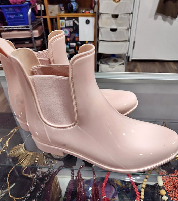 These blush boots are ready for their second act. Barely worn and perfectly practical for those three days a year when Oakland gets rain.