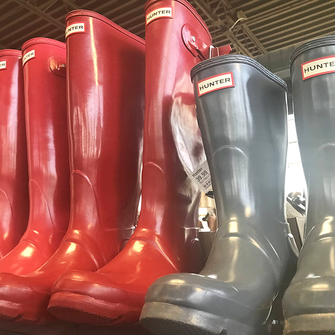 Rain boot royalty! These Hunter wellies stand at attention, ready to splash through puddles with designer panache.