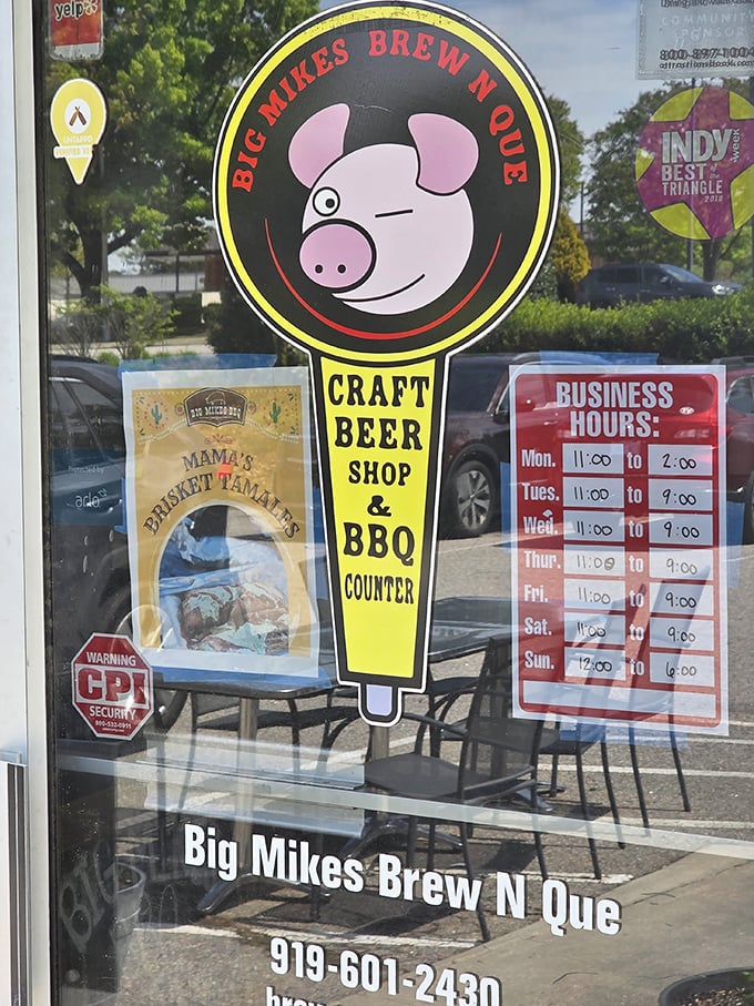 That smiling pig logo somehow makes you feel less guilty about what you're about to enjoy. The universal symbol for "good times ahead."