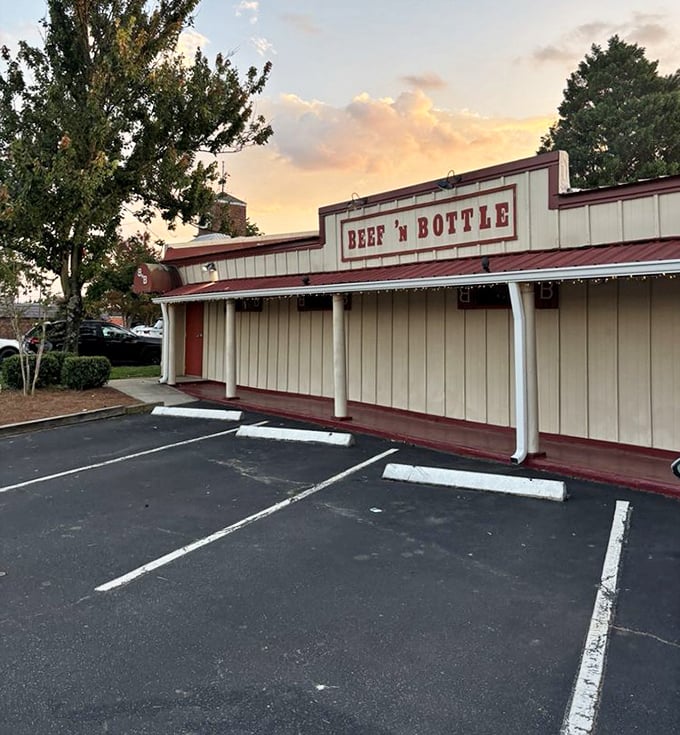 As the sun sets on Beef 'N Bottle, you realize some places are timeless for a reason. Tomorrow's trendy restaurants aspire to have half the staying power of this Charlotte institution.