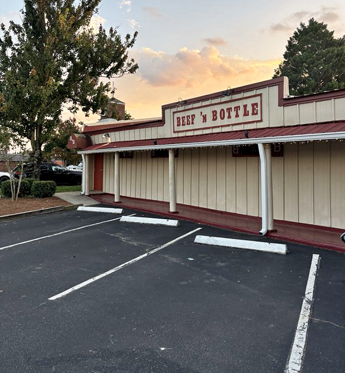 As the sun sets on Beef 'N Bottle, you realize some places are timeless for a reason. Tomorrow's trendy restaurants aspire to have half the staying power of this Charlotte institution.