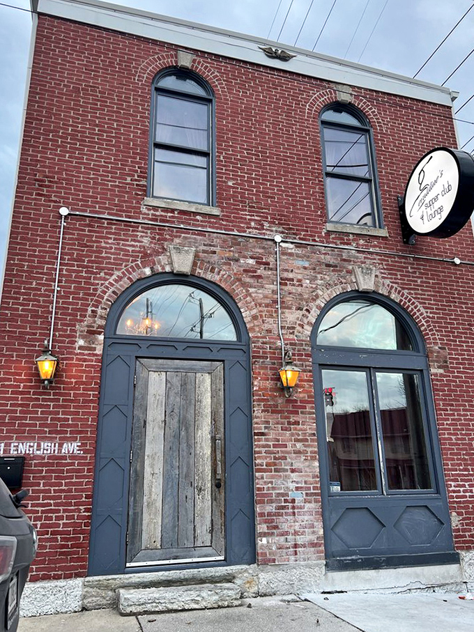 Geraldine's welcoming entrance says "come in and stay awhile"&mdash;a doorway to one of Fountain Square's most delicious adventures.