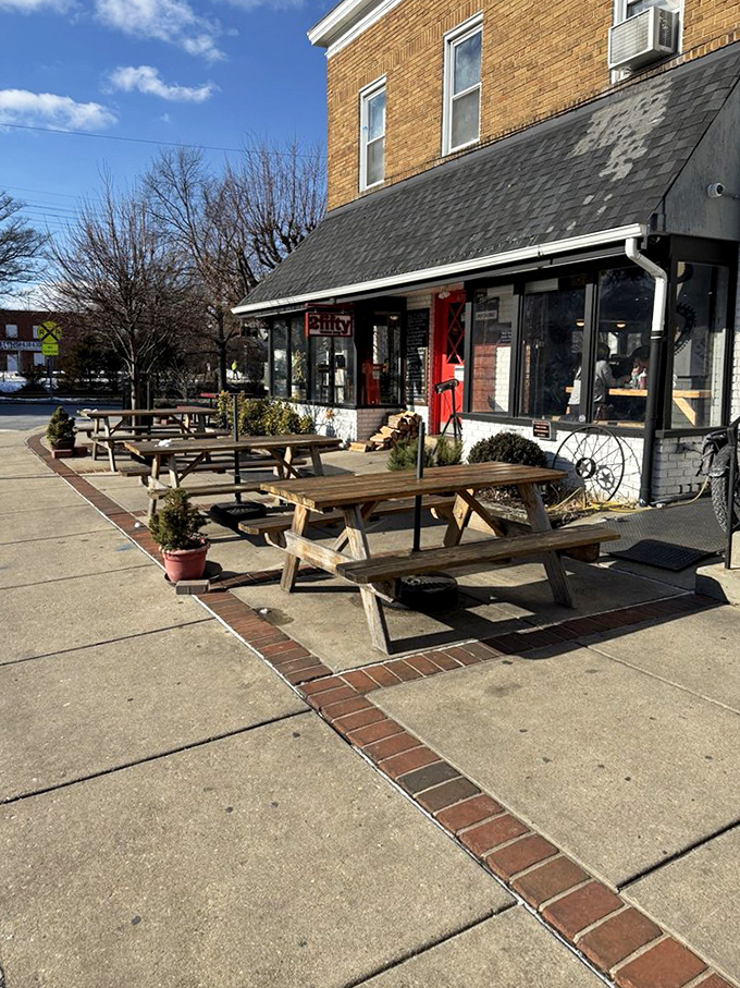 Outdoor picnic tables invite you to embrace your inner carnivore while neighbors wonder about those incredible aromas.
