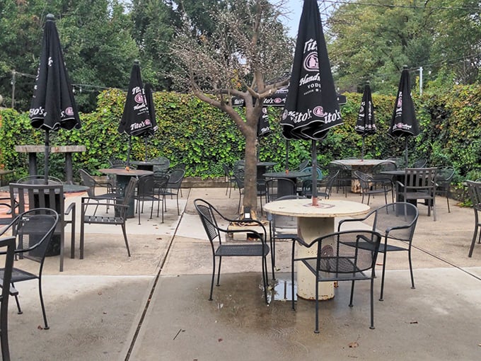 When Cleveland weather cooperates, Lucky's outdoor seating area becomes an urban oasis—the perfect spot to savor that last bite in fresh air.