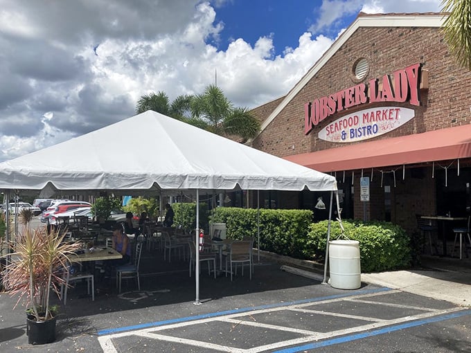 Outdoor seating for when you want your seafood with a side of Florida sunshine and gentle breezes.