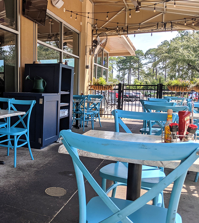 Outdoor seating where the Florida sunshine is just a supporting actor to the real star of the show&mdash;whatever's on your plate.