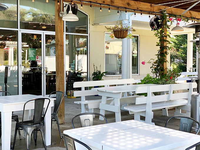 When Delaware weather cooperates, the outdoor seating area becomes prime real estate. Fresh air somehow makes seafood taste even better&mdash;it's science.