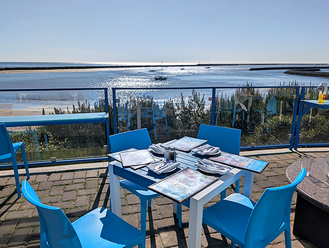 Outdoor seating offers front-row seats to nature's greatest show while savoring the Pacific's finest offerings.