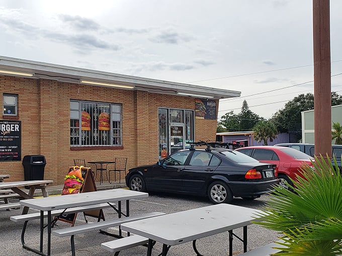 Outdoor seating for those who can't wait to get home before diving into their treasure – because some pleasures are too good to delay.