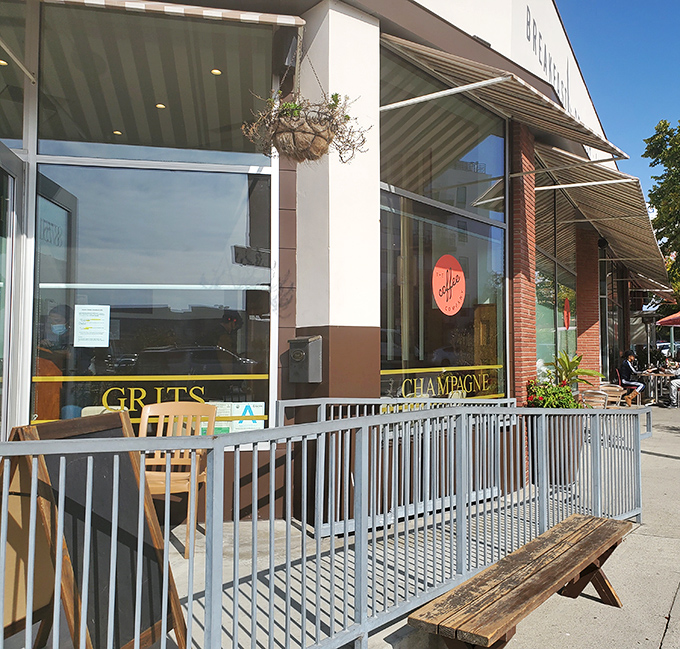 Street-side dining with a view of daily life passing by. The perfect spot to people-watch while debating whether to order seconds.