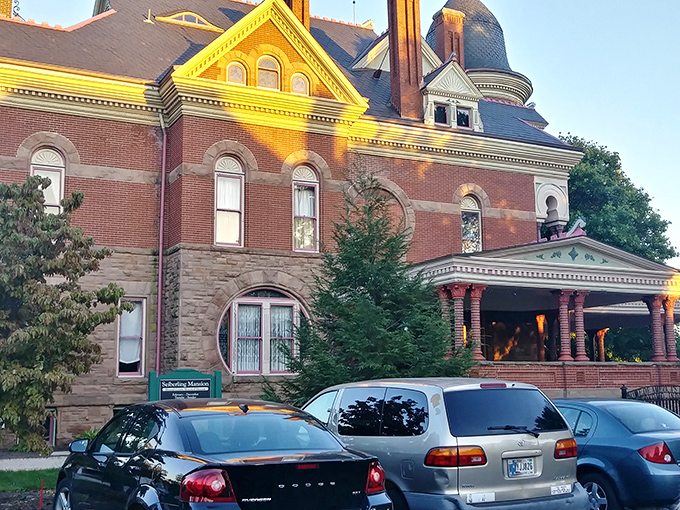 Even the parking area can't diminish the mansion's grandeur. Those cars look like they're paying homage to a bygone era of American prosperity.