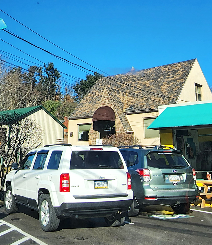 Even the parking lot says "we're popular." When Pittsburghers are willing to parallel park for your food, you know it's good.