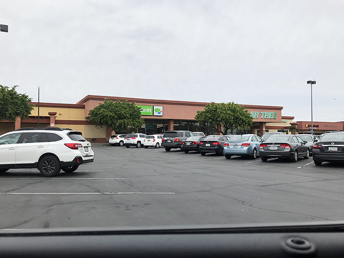 A full parking lot on any given day – the universal sign of thrifting success.