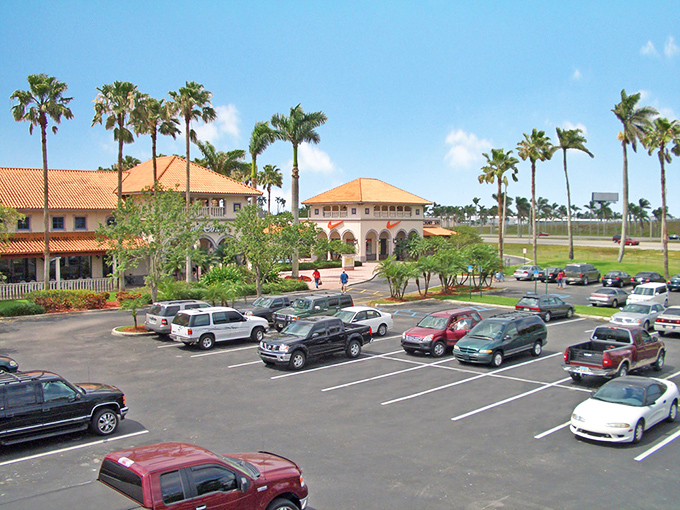 The ample parking lot&mdash;a rare Florida miracle where finding a spot doesn't require vulture-like circling or advanced parallel parking skills.