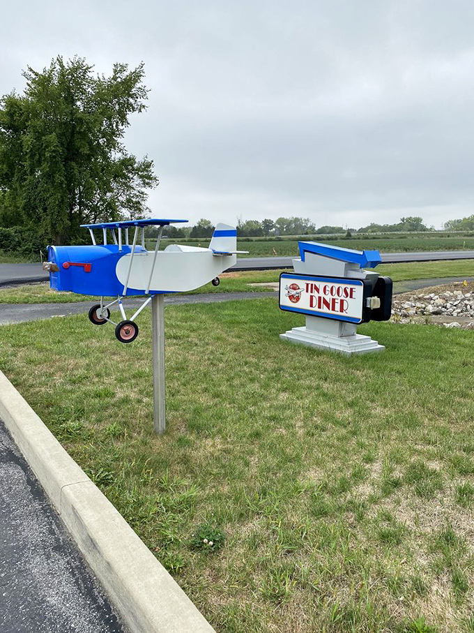 Even the signage embraces the aviation theme, with a miniature blue and white plane guiding hungry pilots and road-trippers to their delicious destination.
