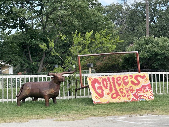 Even the roadside pig knows this place means business &ndash; barbecue royalty lives here.