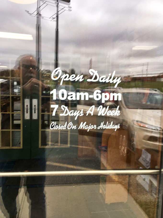 The most important information at any treasure hunt: when you can return! Open daily means more chances for serendipitous discoveries.