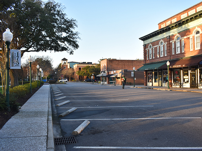 Summerville's streets at dusk offer that magical moment when the shops are closing but the restaurants are just warming up their welcome.