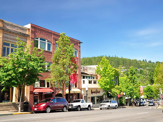 Downtown Ashland proves that Shakespeare would've loved Oregon's perfect weather and walkable streets.