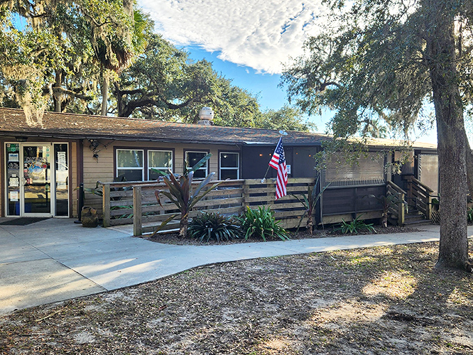 Sometimes the best barbecue hides behind the most unassuming facades, like this Palm Coast treasure.