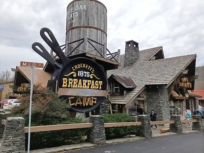 That giant skillet sign says "breakfast" louder than a rooster at dawn &ndash; and twice as welcoming.