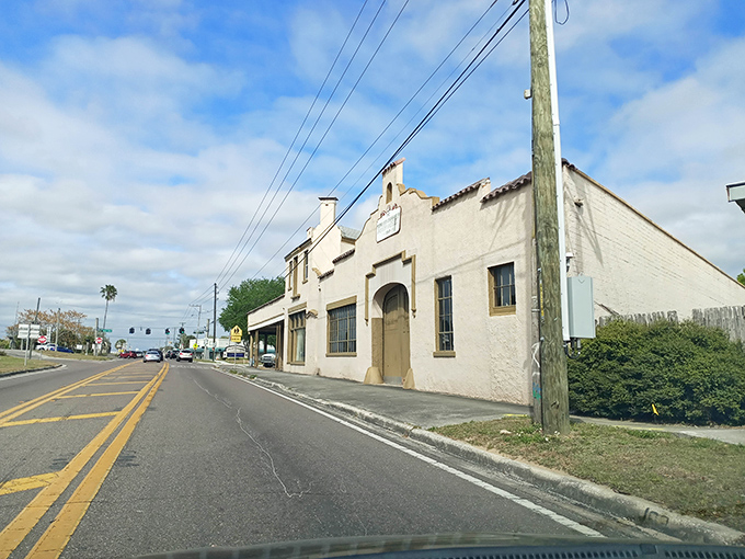 Time warp! This Davenport street corner looks like Florida's version of a spaghetti western set&mdash;minus the tumbleweeds and plus humidity.