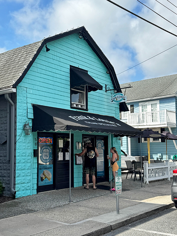 That turquoise facade isn't just Instagram-worthy &ndash; it's a beacon calling hungry souls to Italian paradise.