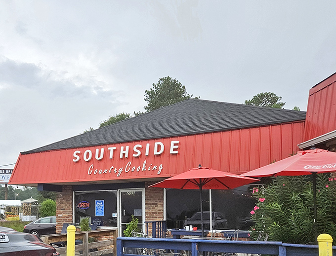 That red awning calls out like a dinner bell - George's Southside knows how to make an entrance!