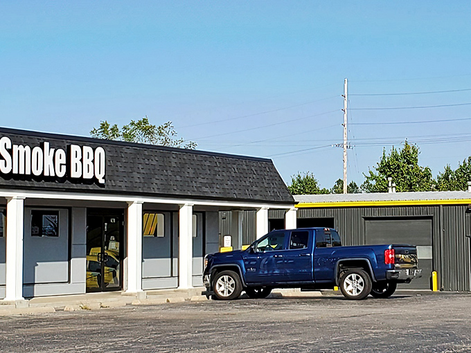 Sometimes the best barbecue joints hide behind the most unassuming facades, like culinary diamonds in the rough.