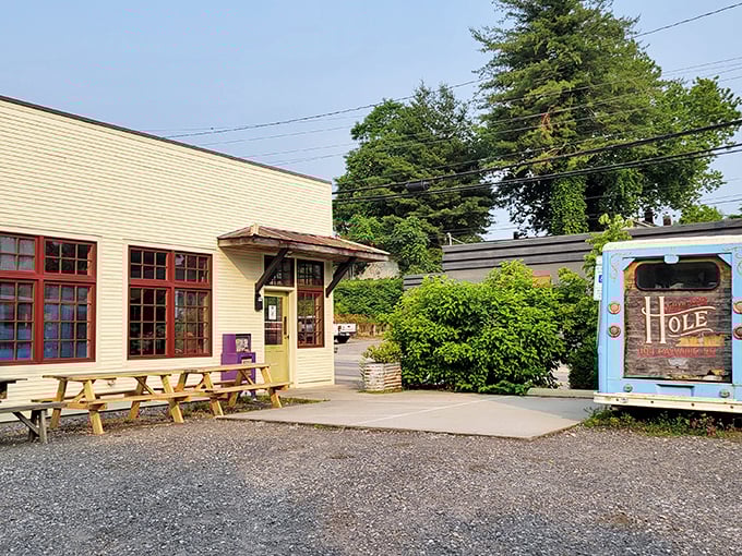 That yellow brick road leads to donut paradise, not Oz &ndash; and the journey's much sweeter. 